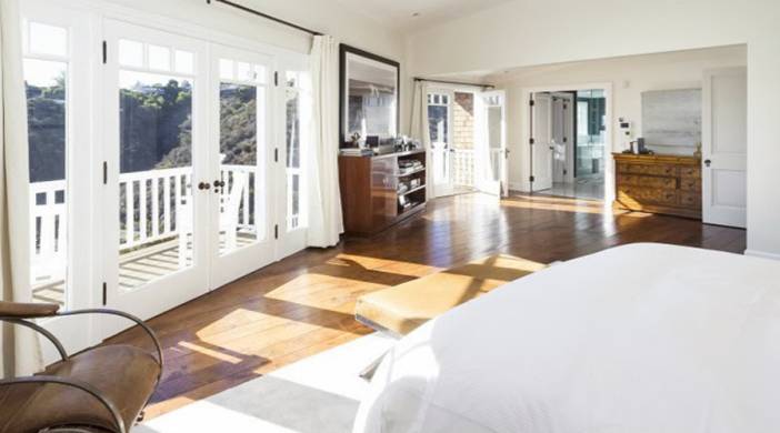 Millionaire Jay Penske Lists $7.2M Colonial