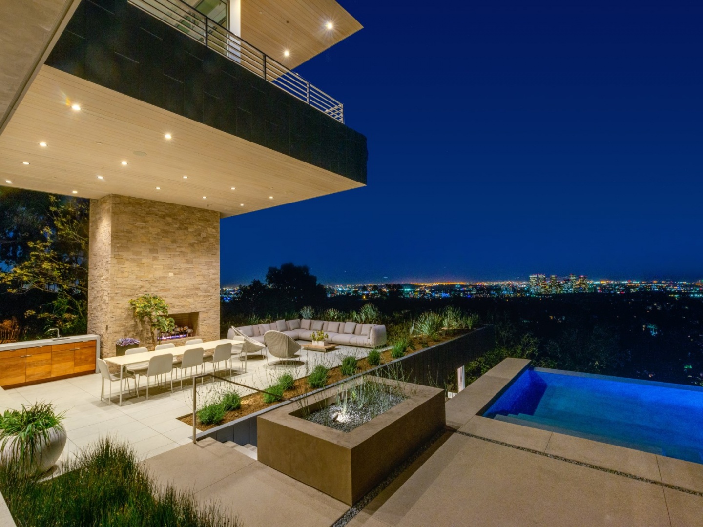 photo3 - Haute Residence by Haute Living