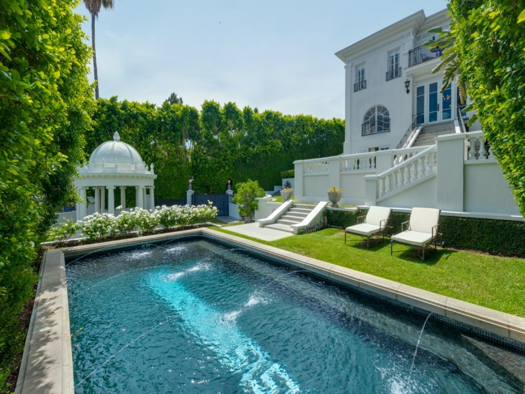 0286152 - Haute Residence by Haute Living