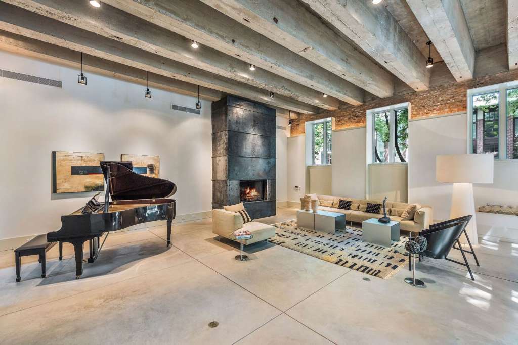 Larry Booth-Designed Chicago Mansion Is Listed for Just Under $4 Million