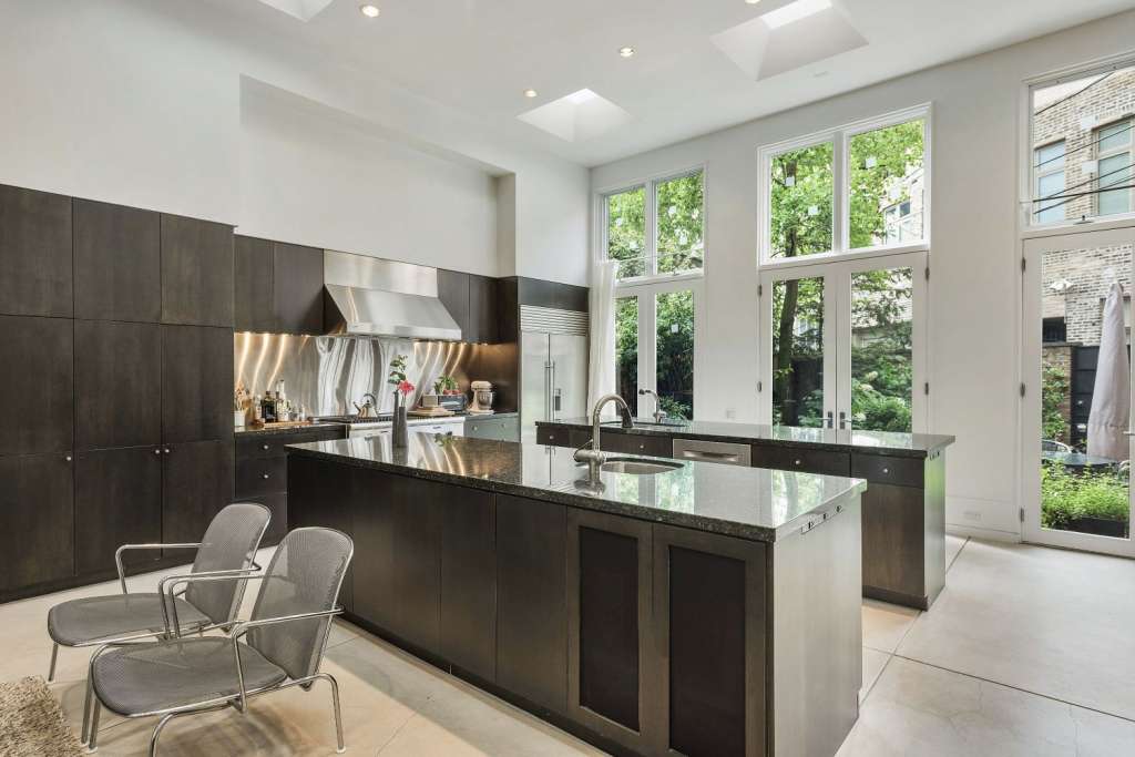 Larry Booth-Designed Chicago Mansion Is Listed for Just Under $4 Million