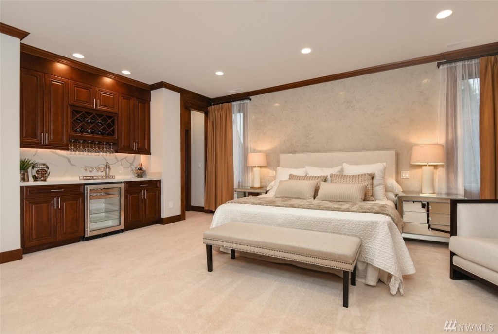 Beautiful Bellevue Estate - Haute Residence by Haute Living