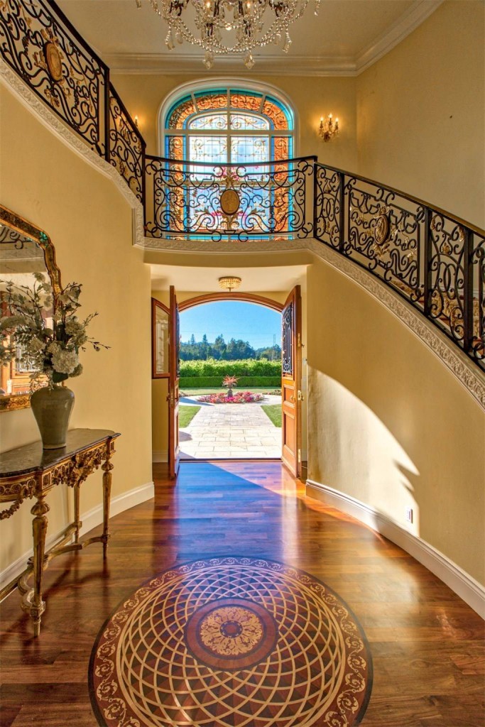 Luxury Riviera Homes Paired With The Finest Of Vineyards - Haute ...