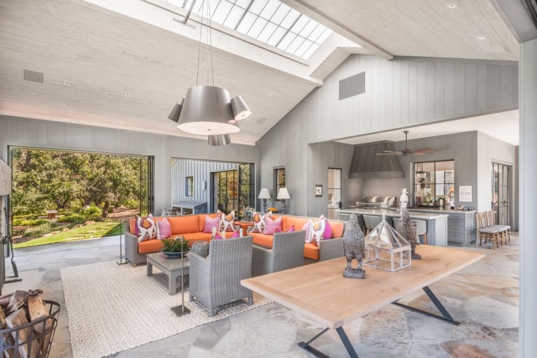 These Luxury Homes Come With Amazing Vineyards