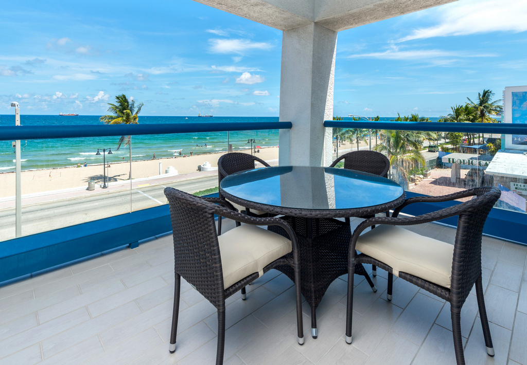 A Conrad Fort Lauderdale Beach Unit By Krista Richman And Maisie Lenzi