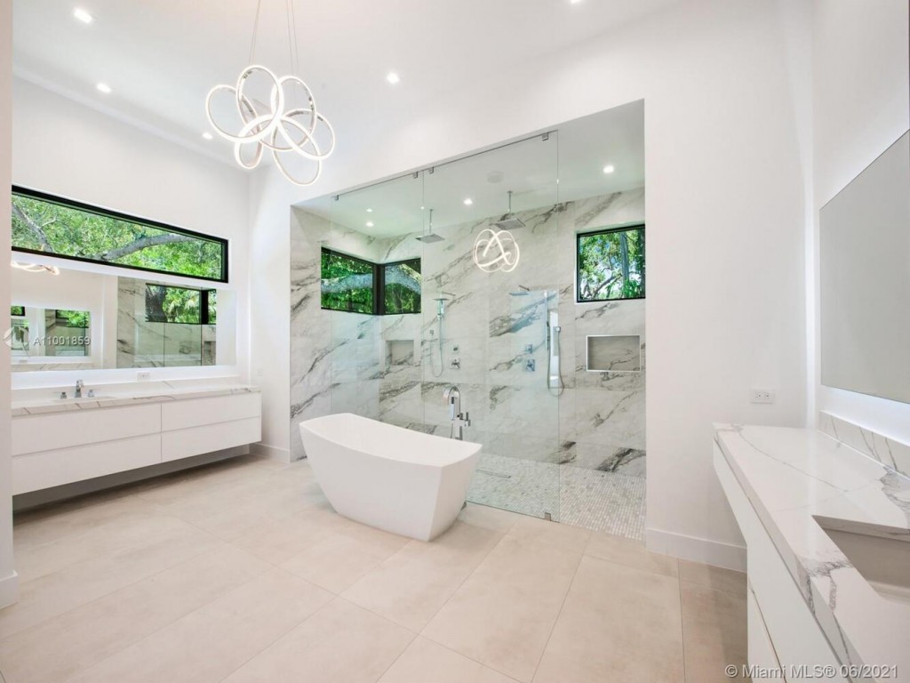 Introducing Casa 7800: Boasting Pedini Miami's Custom Cabinetry