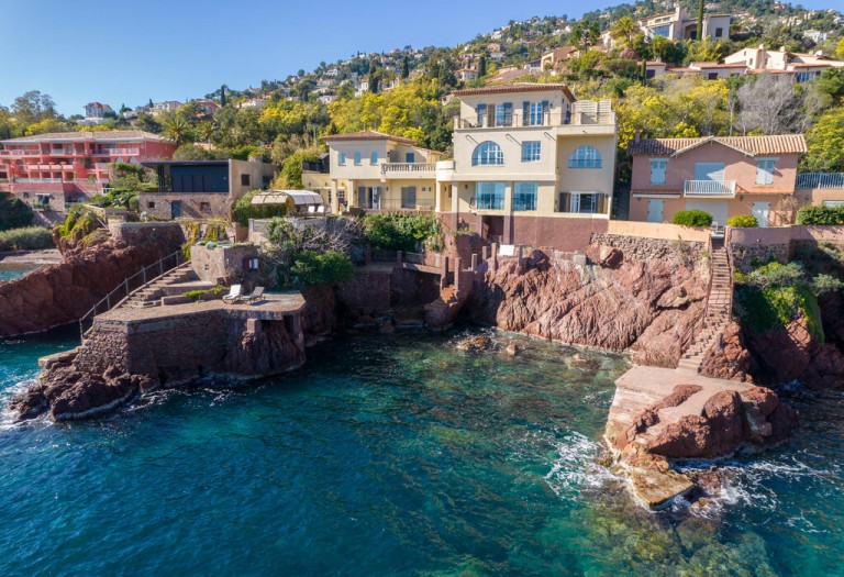 Carlton International Presents An Exclusive Waterfront Cannes Residence ...