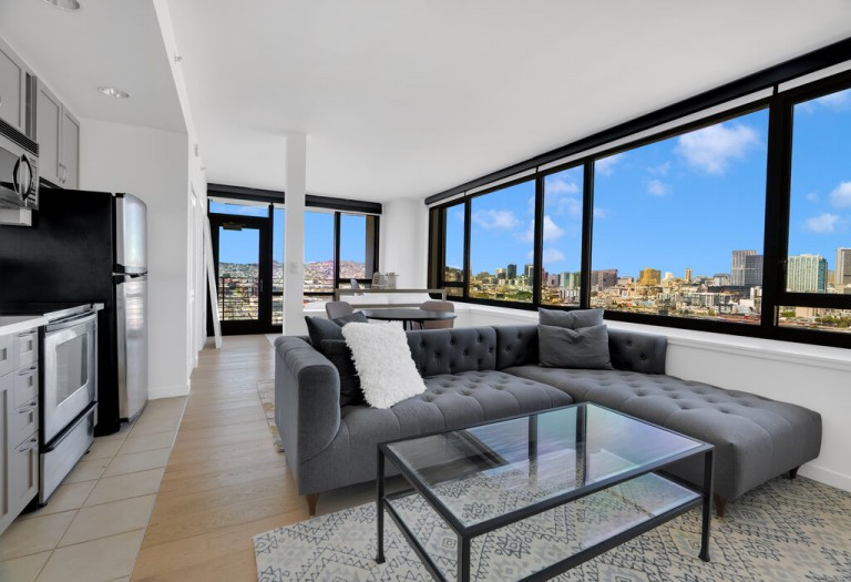 Nancy Yeh Presents A Stunning City Skyline View Apartment In San ...