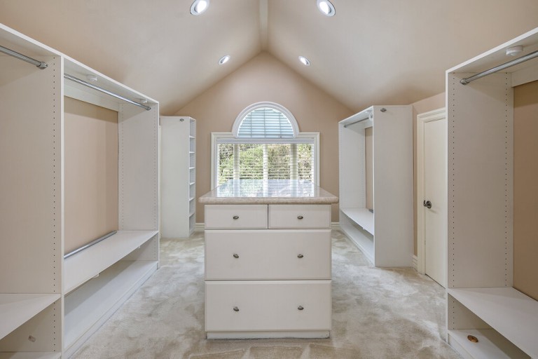 The Holcomb+Durkovic Group Presents A Luxurious Completely Remodeled ...