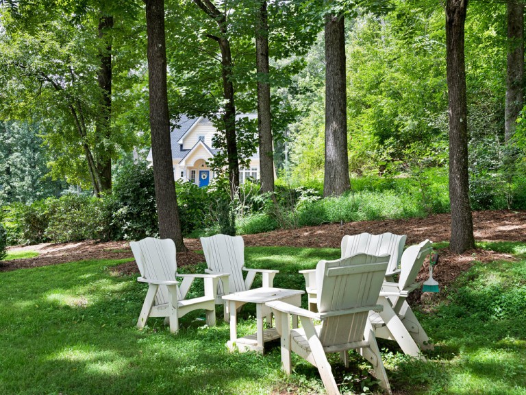 Laura Livaudais Presents A Fantastic Residence In Mills River - Haute ...