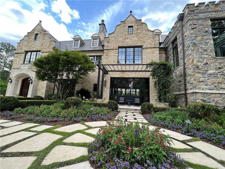 Debra Johnston Presents A Spectacular Estate In Sandy Springs - Haute ...