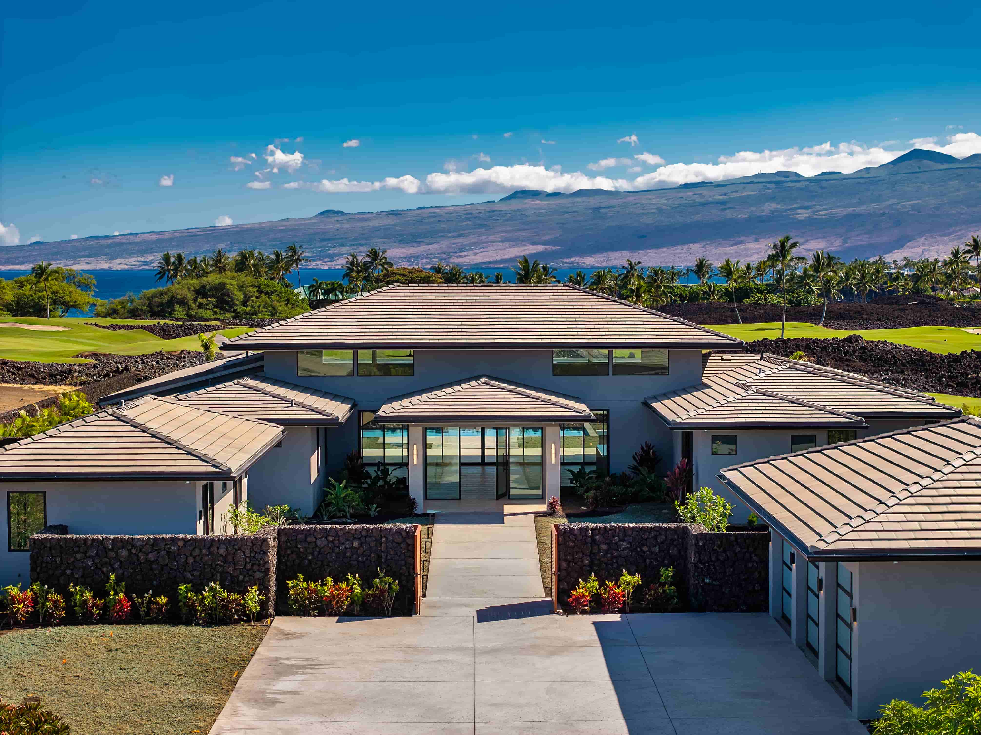 Inside Dina Singer’s Thoughtful Approach To Luxury Living On Hawai‘i ...