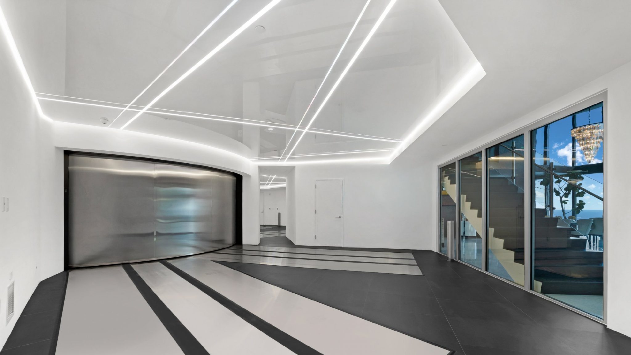 under_700kb_entry_modern_lines - Haute Residence by Haute Living