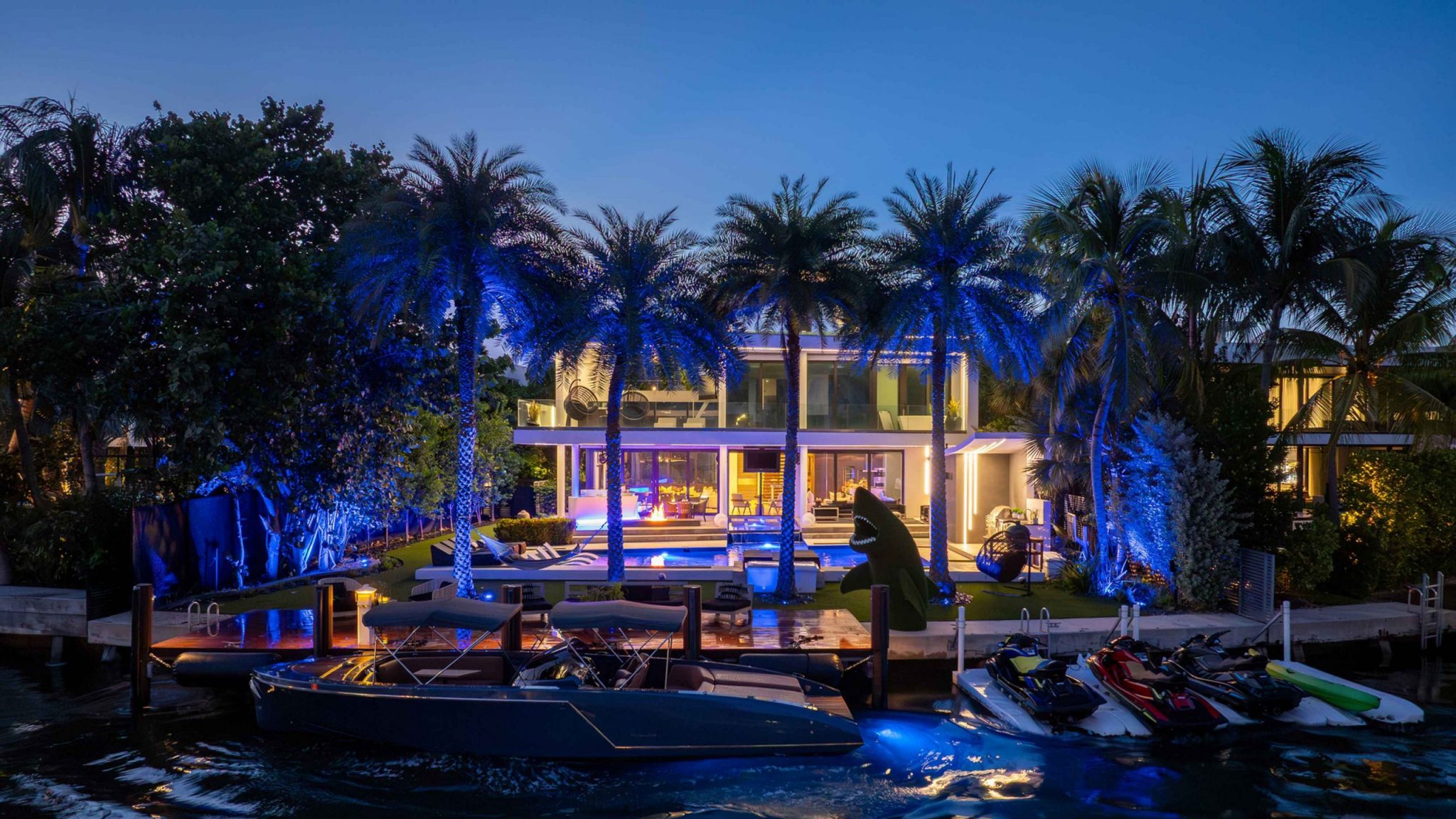 under_700kb_night_exterior - Haute Residence by Haute Living