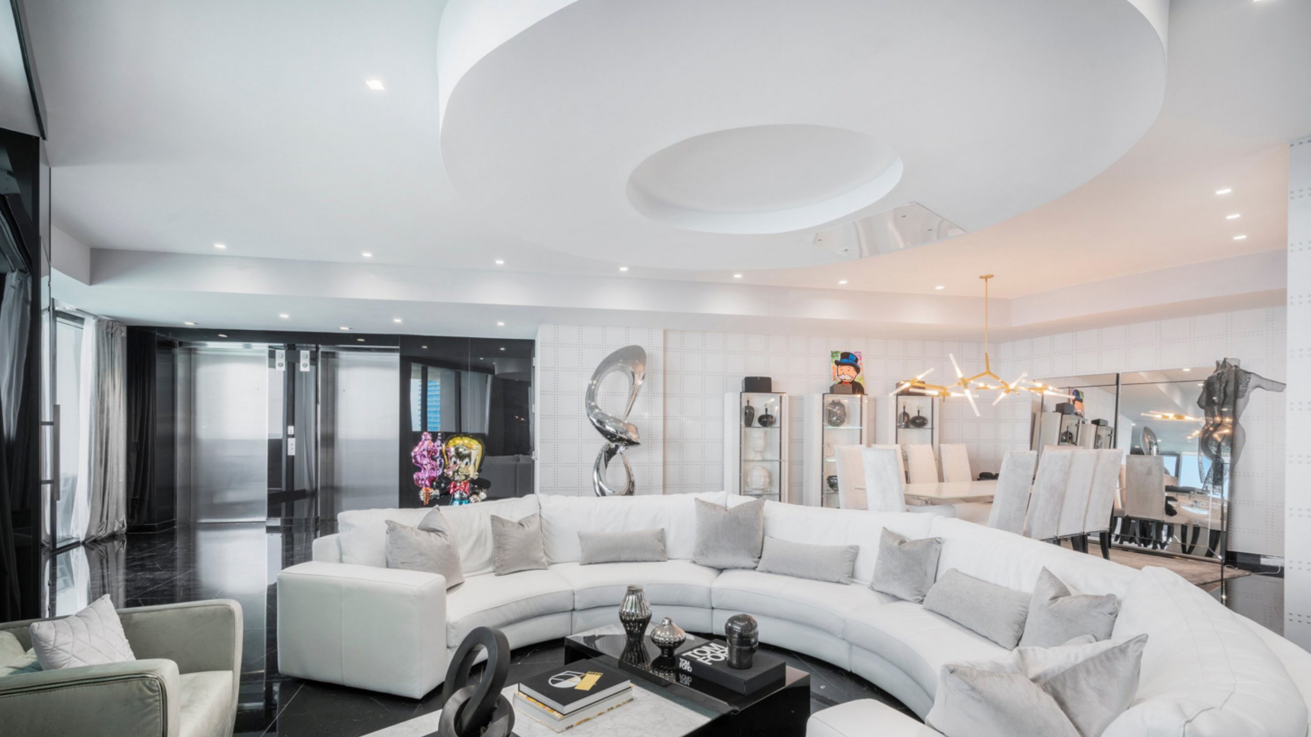 under_700kb_round_living - Haute Residence by Haute Living